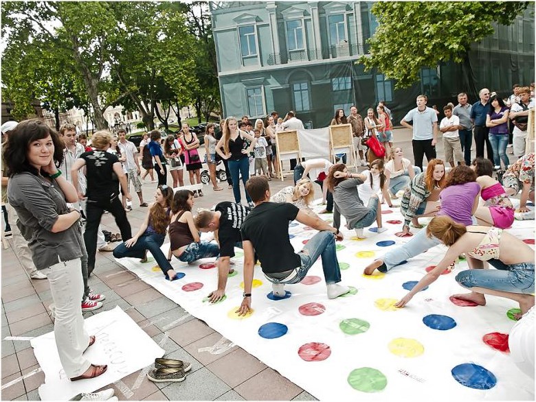 Игра Твистер Фото – Telegraph
