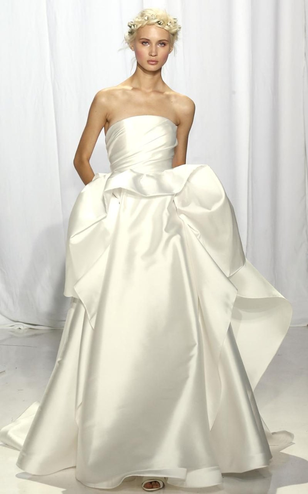 Gelinlik Moda Haftası'ndan yeni gelinlik trendleri - Son Dakika Yaşam ...