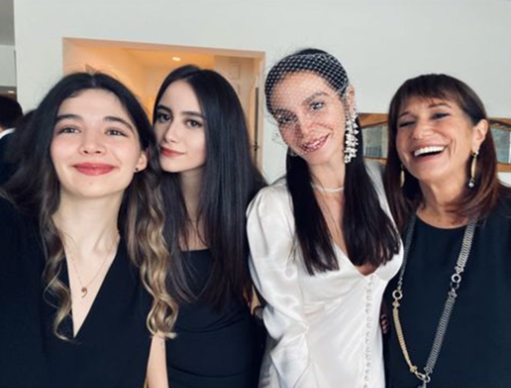 Hepsi grubunun solisti Cemre Kemer ile Emir Medina evlendi - Son Dakika ...