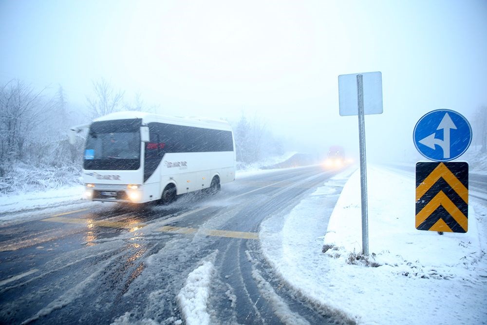 Başkent'te lapa lapa kar (Bolu'da da başladı) - Son Dakika Türkiye ...