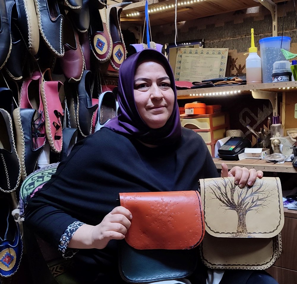 32 yıldır dede ve baba mesleğini devam ettiriyor: "Doğal boyayla ...