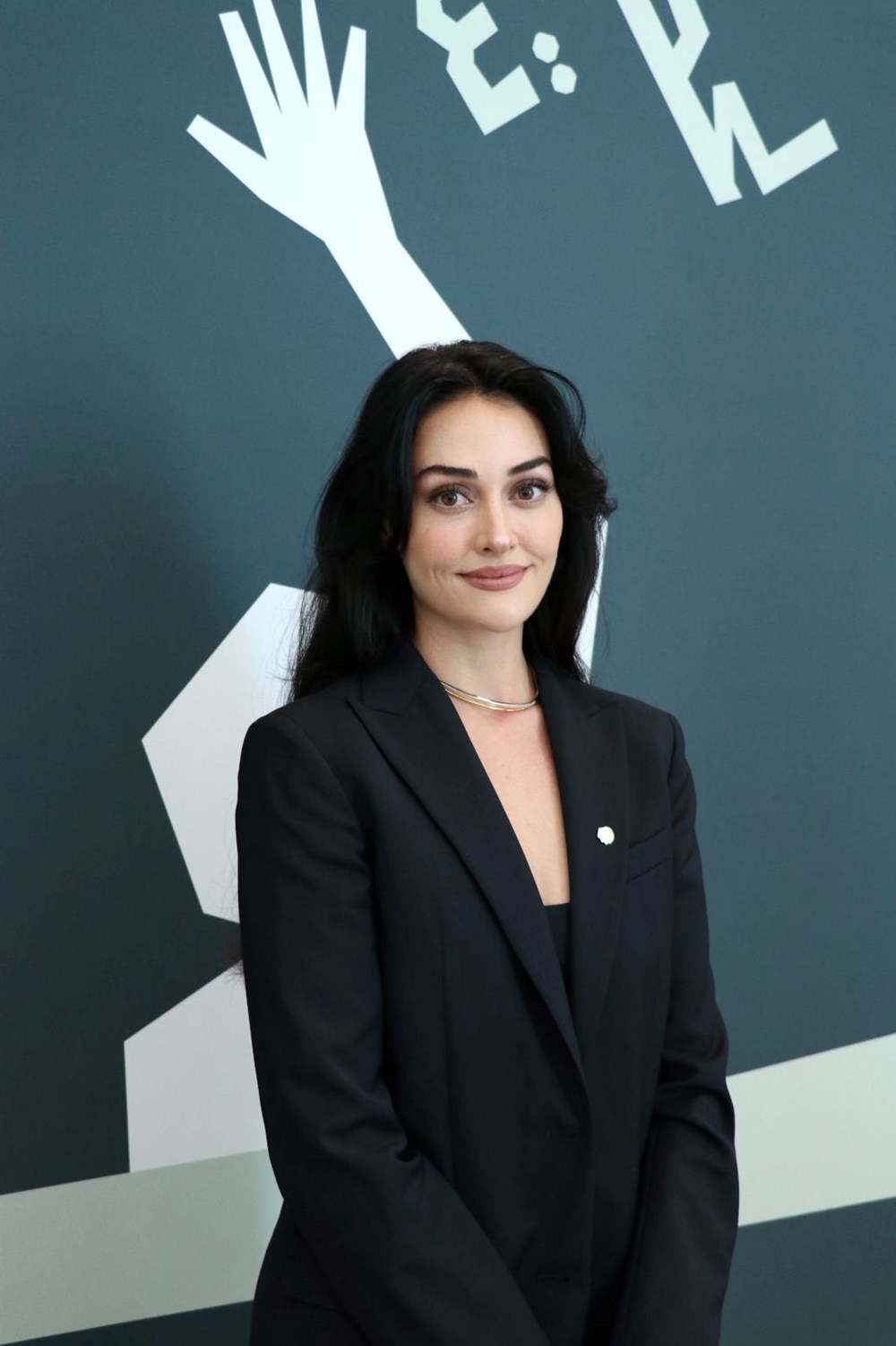 Esra Bilgiç ve Birkan Sokullu, Katar'da film festivaline katıldı - Son ...