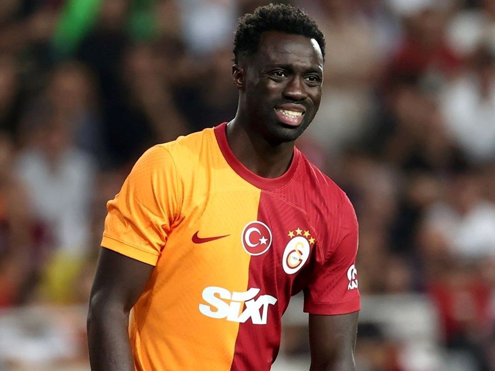 Galatasaray'da Sacha Boey'un ardından Davinson Sanchez için en az 25 ...