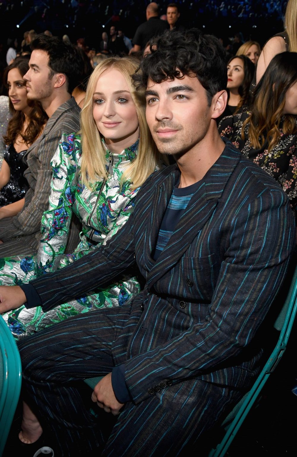 Game of Thrones’un yıldızı Sophie Turner, şarkıcı Joe Jonas ile gizlice ...