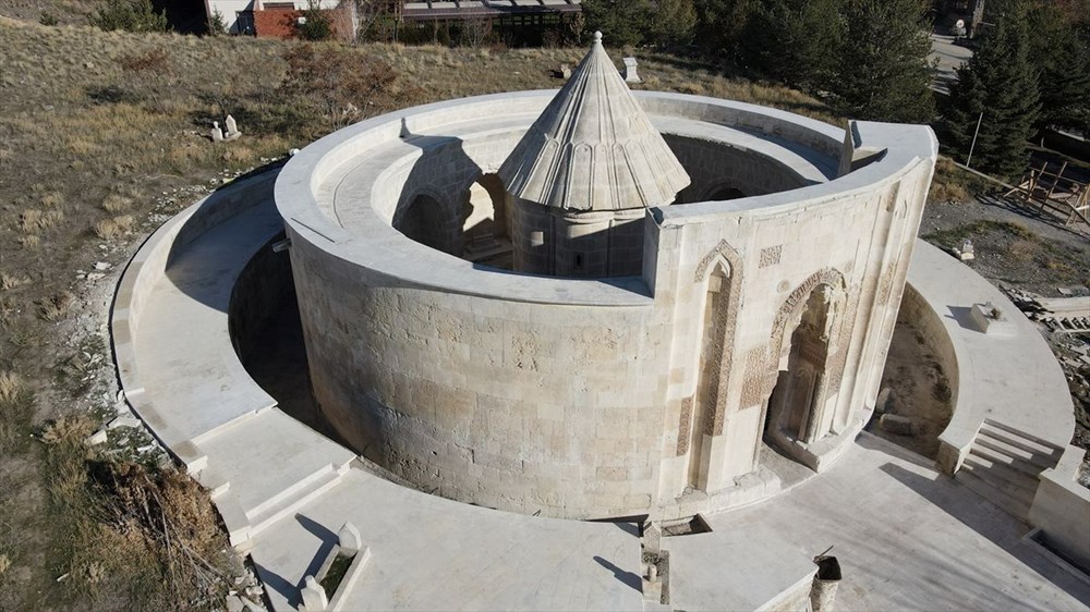 Erzincan'daki Mama Hatun Külliyesi restore edildi