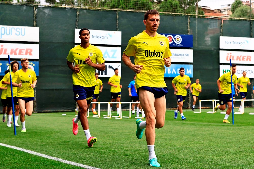 Edin Dzeko Fenerbahçe Formayla Ilk Idmanına çıktı Son Dakika Spor