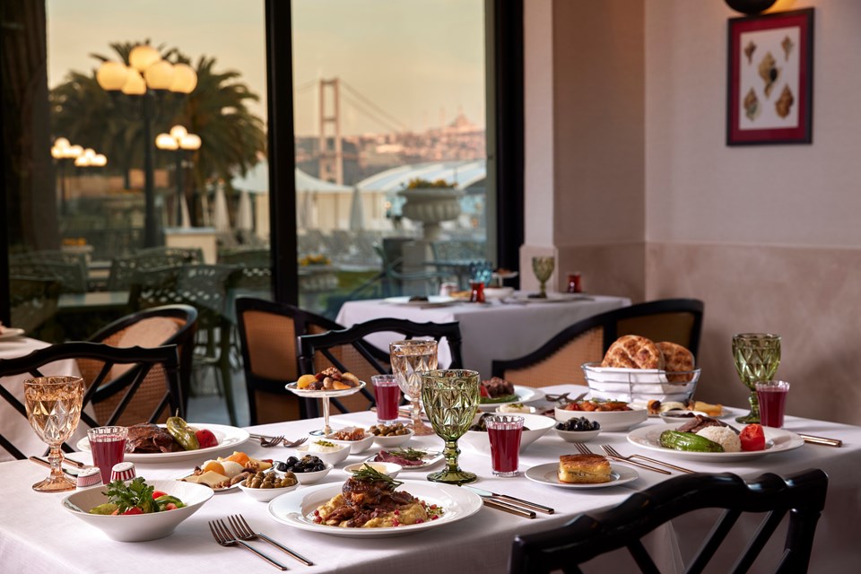 Borsa Restaurant’ın geleneksel iftar sofrası Ramazan Ayı’na özel ...