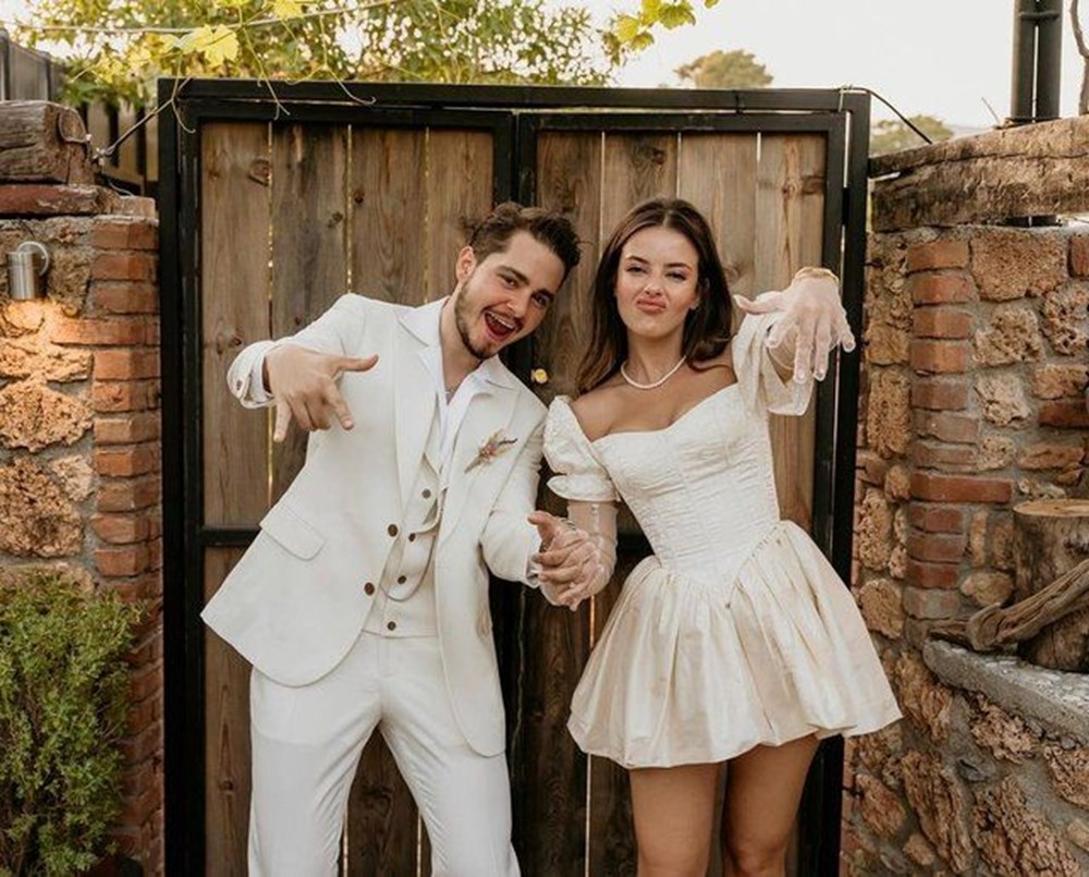 Perihan Savaş'tan kına gecesinde gelini Melis Ketenci'ye altın - Son ...