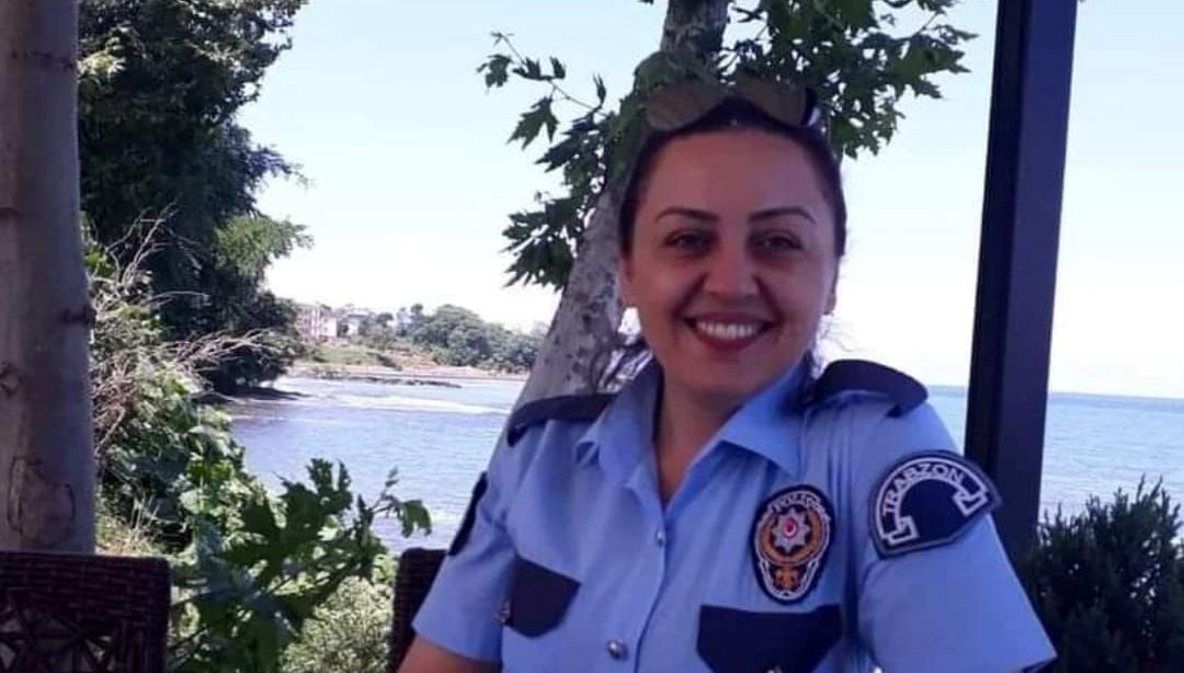 Trabzon’da kadın polis memuru evinde ölü bulundu - Son Dakika Türkiye ...