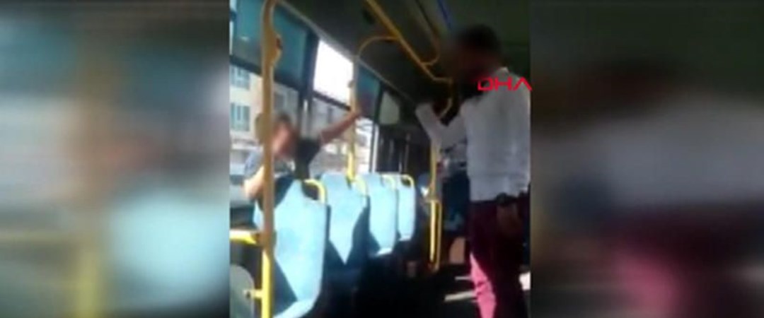 Şanlıurfa’da simit satan çocuğa kemerle dayak kamerada | NTV Haber