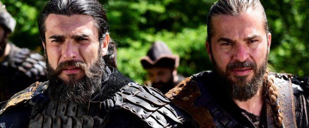 Diriliş Ertuğrul oyuncuları Malazgirt kutlamalarında - Son Dakika Yaşam ...