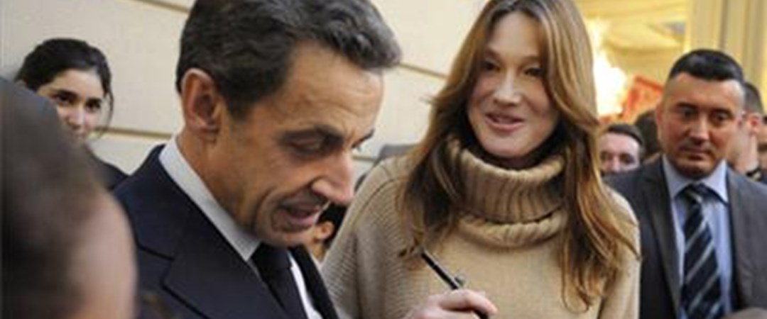 Carla Bruni iki ay sonra göründü - Son Dakika Yaşam Haberleri | NTV Haber