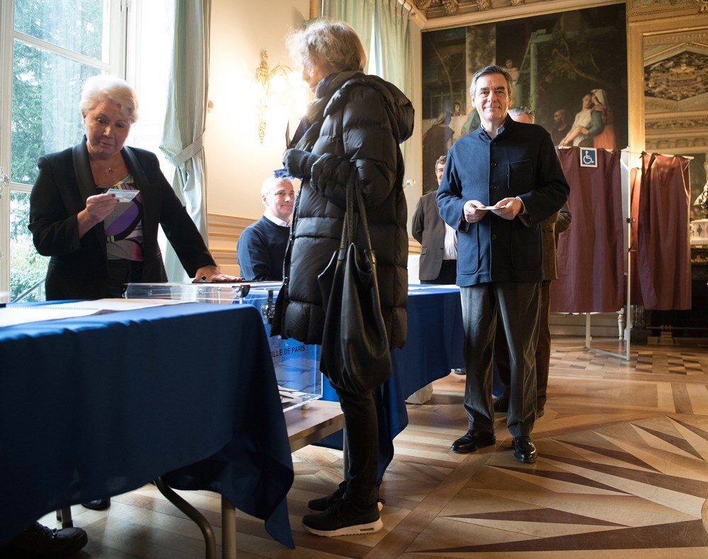 Fransa'da merkez sağın cumhurbaşkanı adayı Fillon oldu - Son Dakika ...