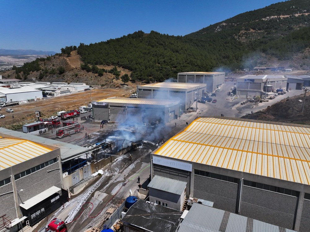İzmir'de sanayi sitesinde yangın | NTV Haber