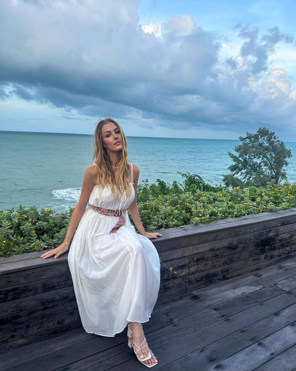 Miss Universe finalisti Sienna Weir ailesinin onayıyla yaşama veda etti ...