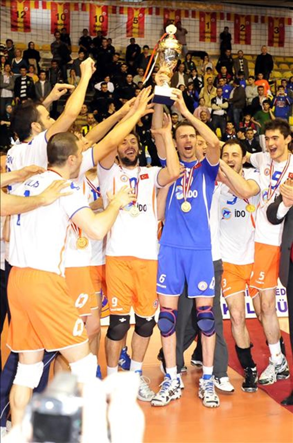 Şampiyon İstanbul Büyükşehir Belediyesi - Son Dakika Spor Haberleri ...