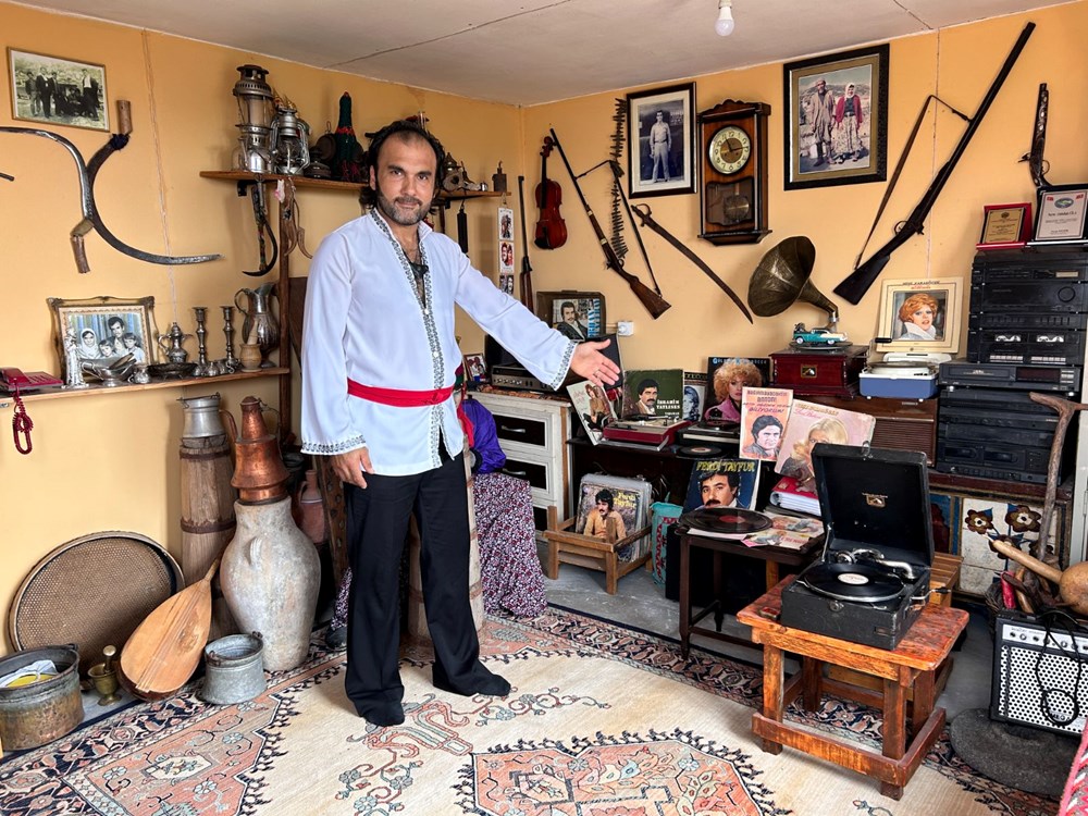Hataylı Kara Murat! Türk filmlerindeki karakterler gibi giyiniyor ...