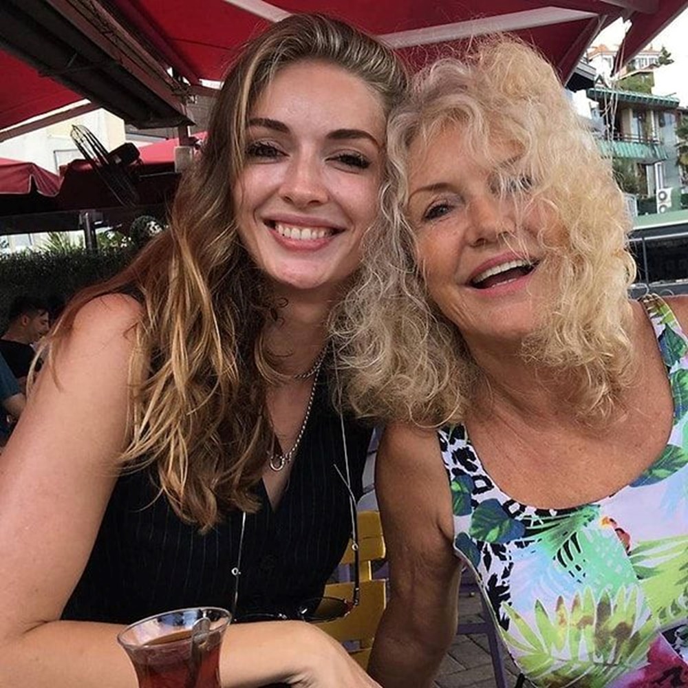 Yasemin Kay Allen'ın babası hayatını kaybetti | N-Life