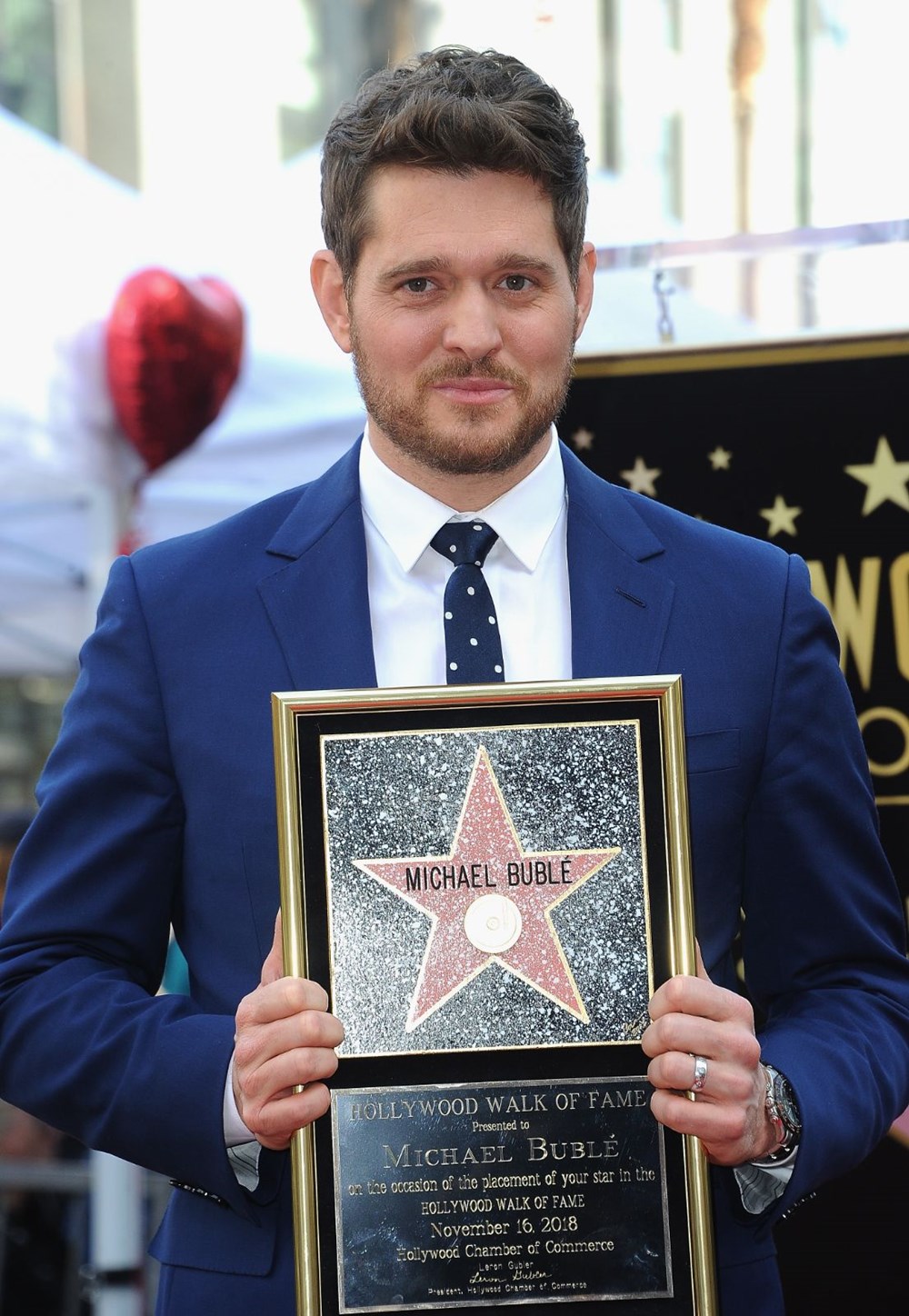 Ünlü şarkıcı Michael Bubble'ın da artık Hollywood'da yıldızı var ...