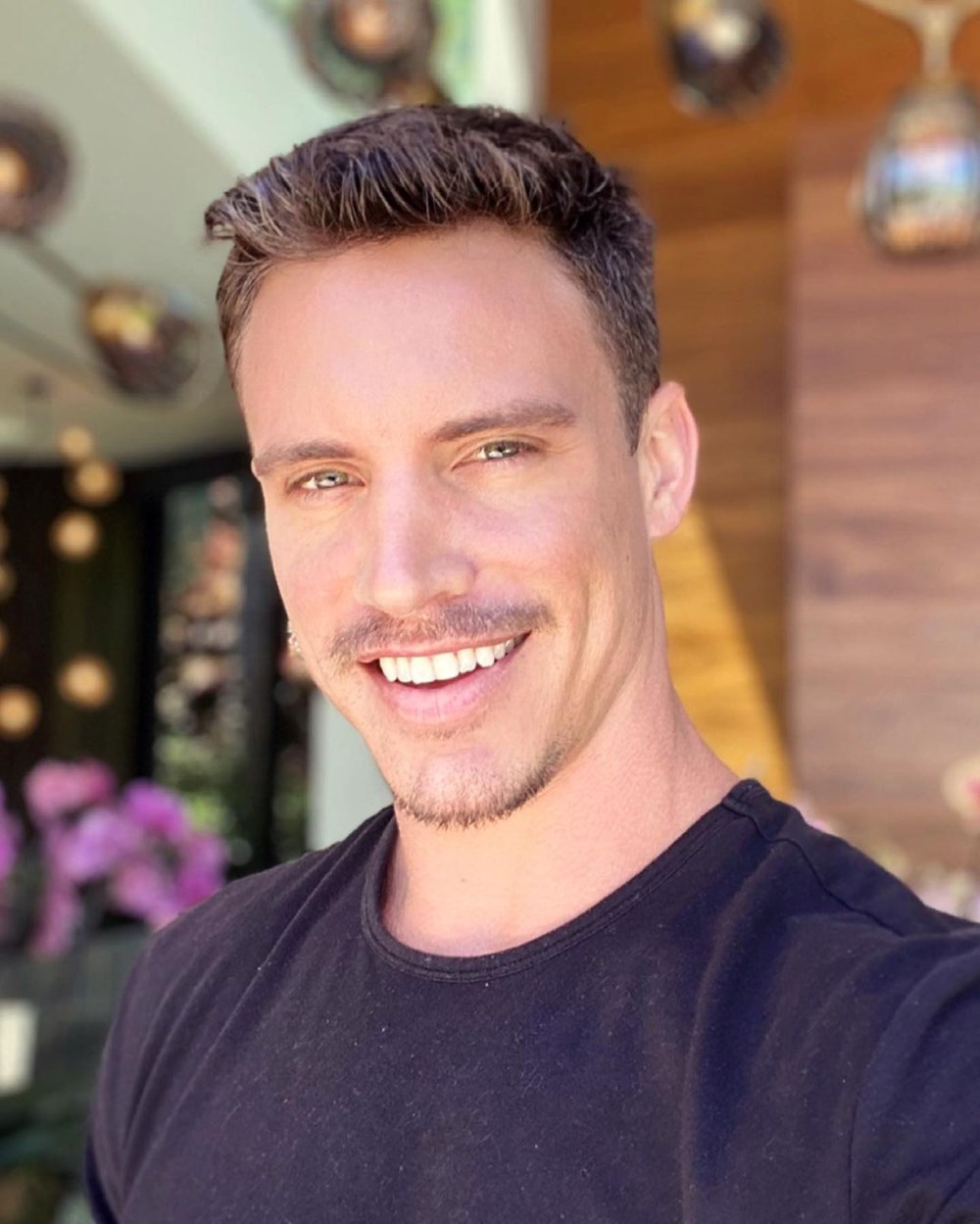 Ünlü model Jeff Thomas'ın şüpheli ölümü: Balkondan düştü | N-Life