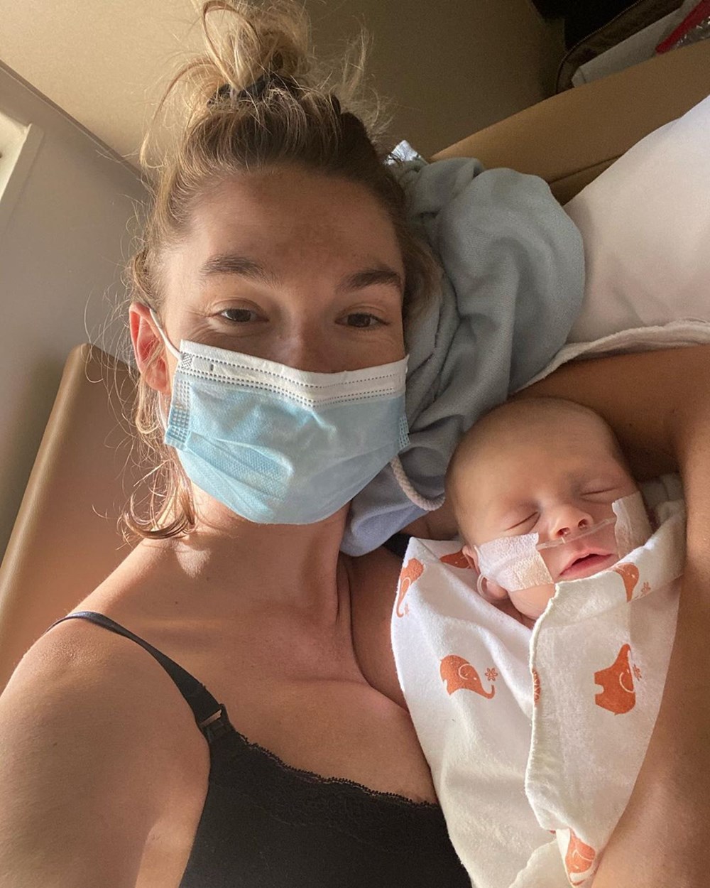 Casey Goode'nin yeni doğan bebeği corona virüsü yendi - Son Dakika ...