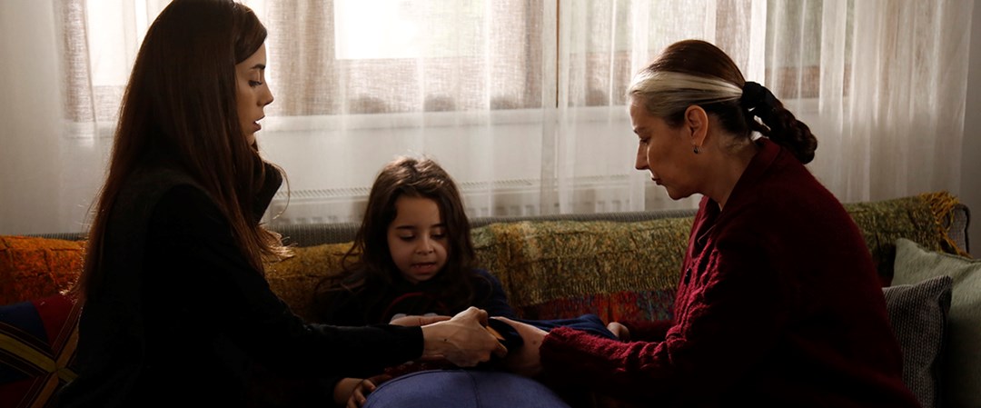 Zeynep ve Turna kaçabilecek mi? (Anne 12. bölüm) - Magazin Haberleri