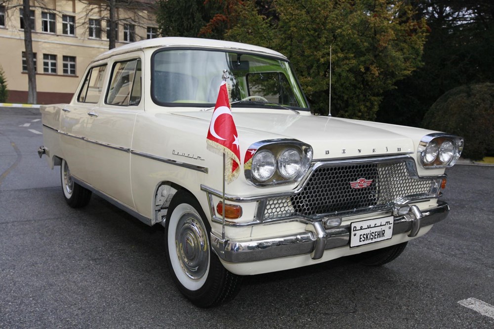 Türkiye'nin ilk yerli otomobili: Devrim (Tülomsaş Müzesi Devrim Arabası)