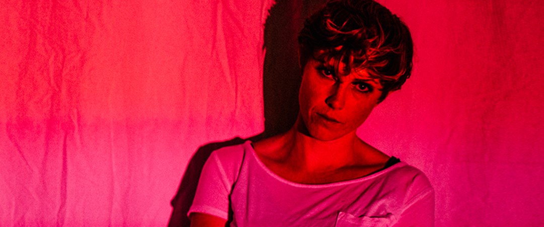 Psych – Pop ekibi She Drew The Gun Babylon’da