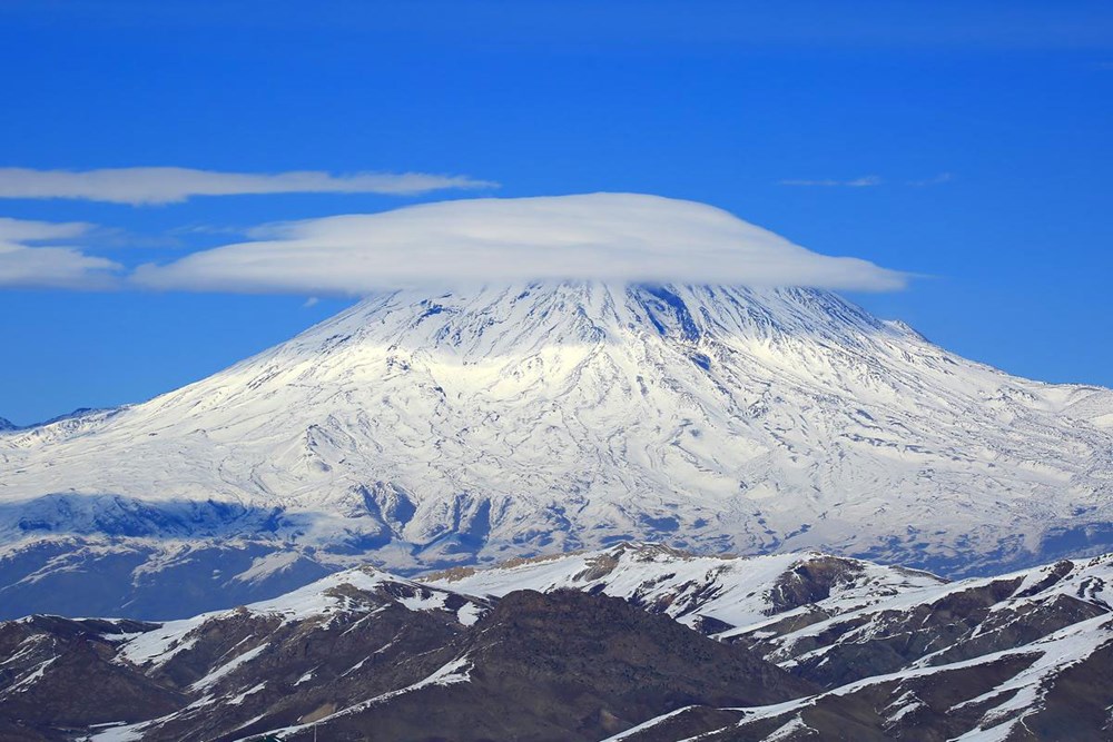 Ağrı Dağı'nın eteğinde erime var | NTV Haber