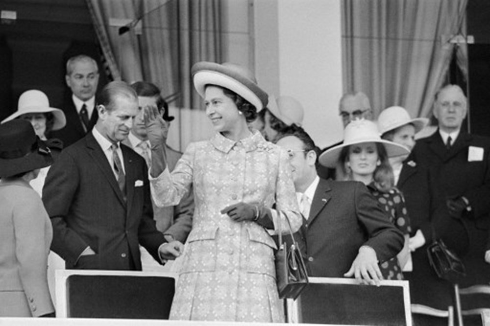 Kraliçe Elizabeth atlardan 30 yılda 7 milyon sterlin kazandı - Son ...