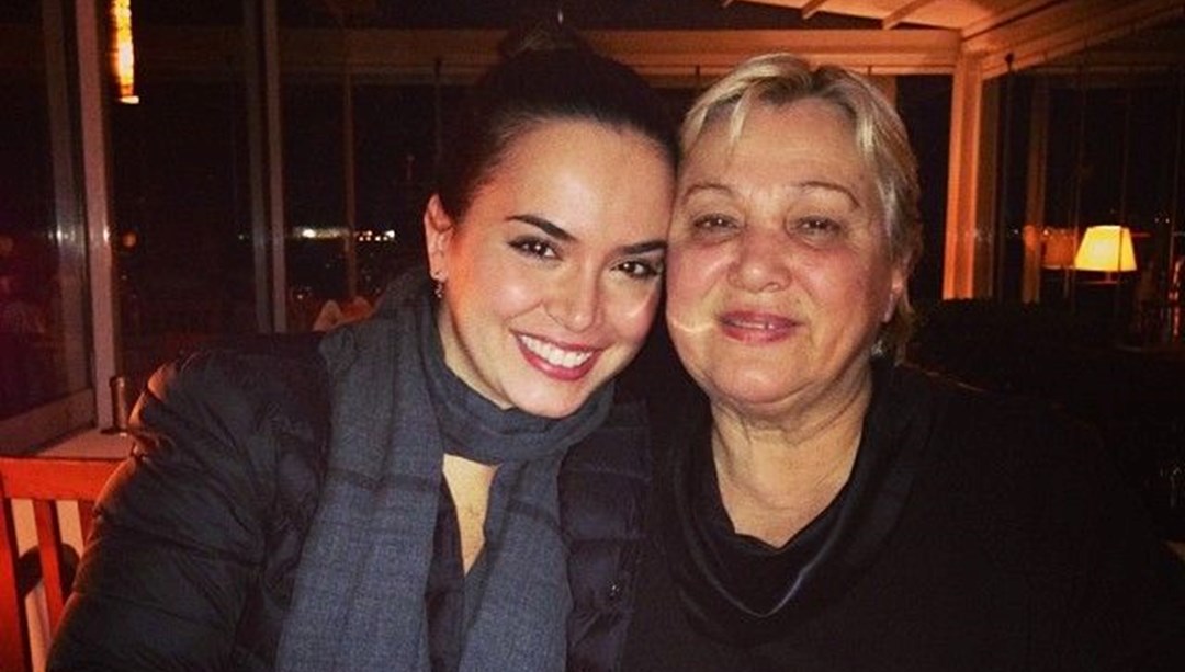 Oyuncu Yeliz Şar'ın annesi hayatını kaybetti - Son Dakika Magazin Haberleri | N-Life