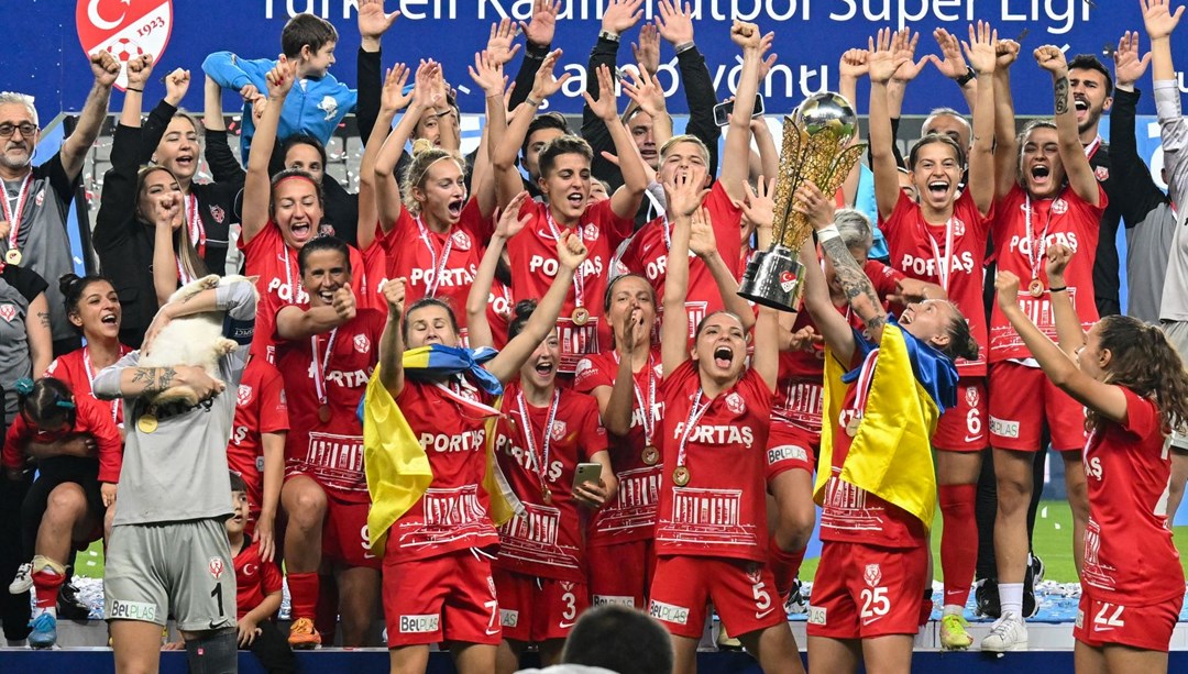 Kadınlar Futbol Süper Ligi'nde şampiyon belli oldu - Son Dakika Spor ...