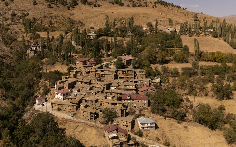 Bitlis Hizan'daki taş evler yüzyıllara meydan okuyor | N-Life