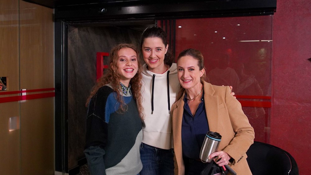 Menajerimi Ara'nın 16. yeni bölüm konukları Melis Birkan ve Ushan Çakır ...