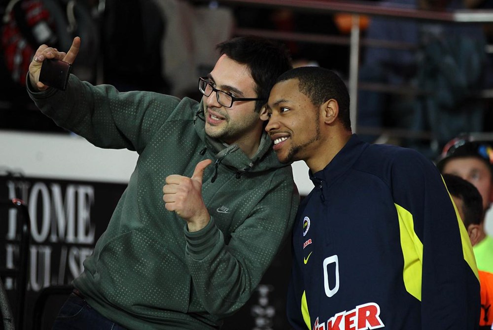 "Sony Xperia Smaç Yarışması"nın galibi Kenneth Gabriel oldu - Son ...