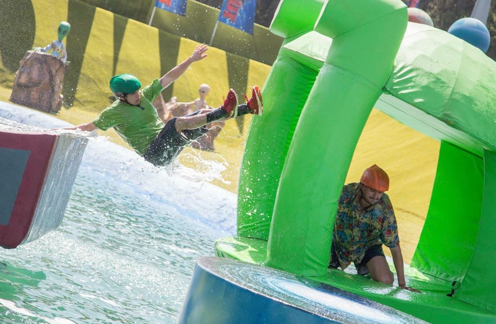 Wipeout yarışmacısı engel parkurunu tamamladıktan sonra öldü - Son ...