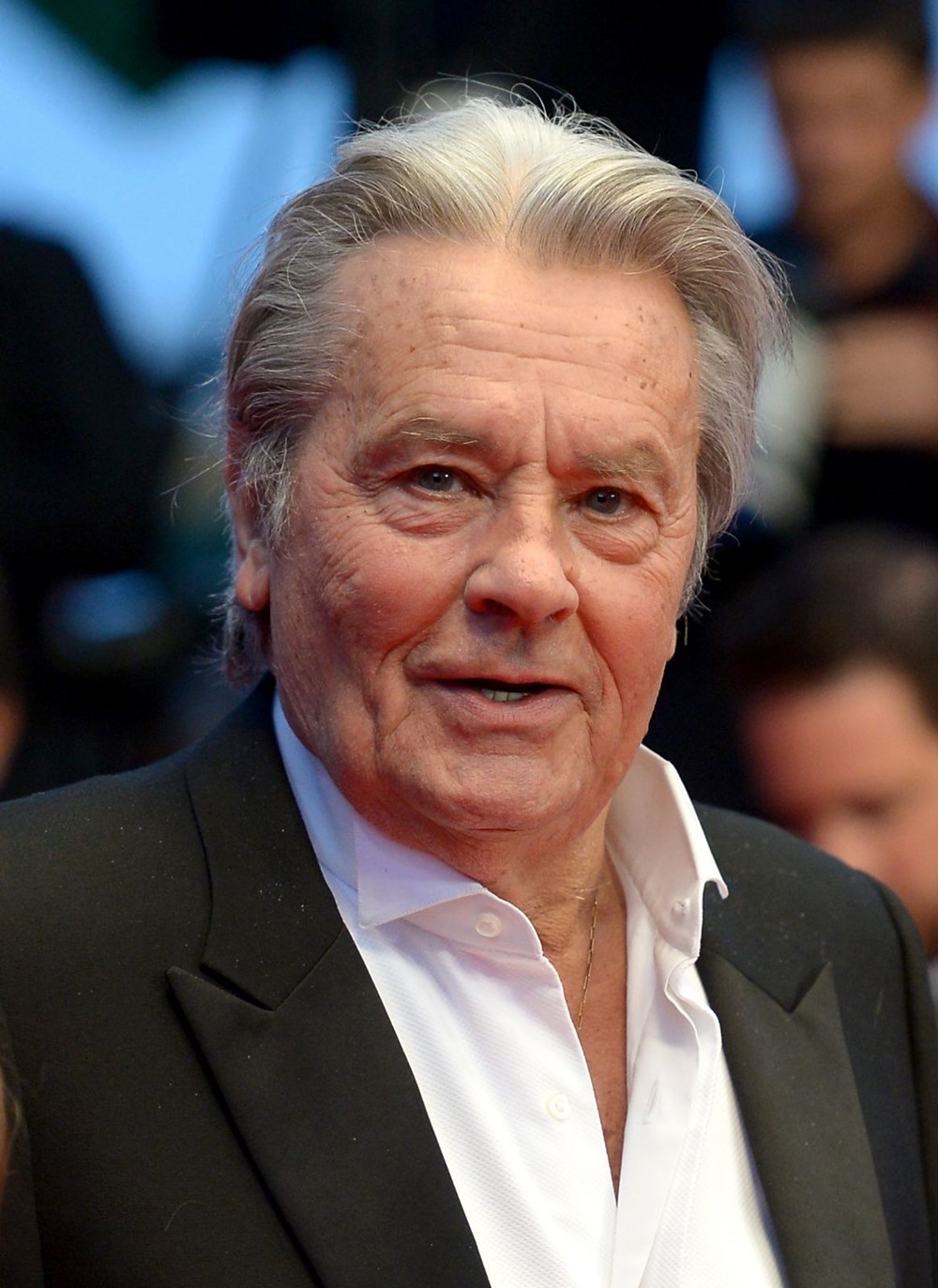 Cannes’da onur ödülü Alain Delon’a