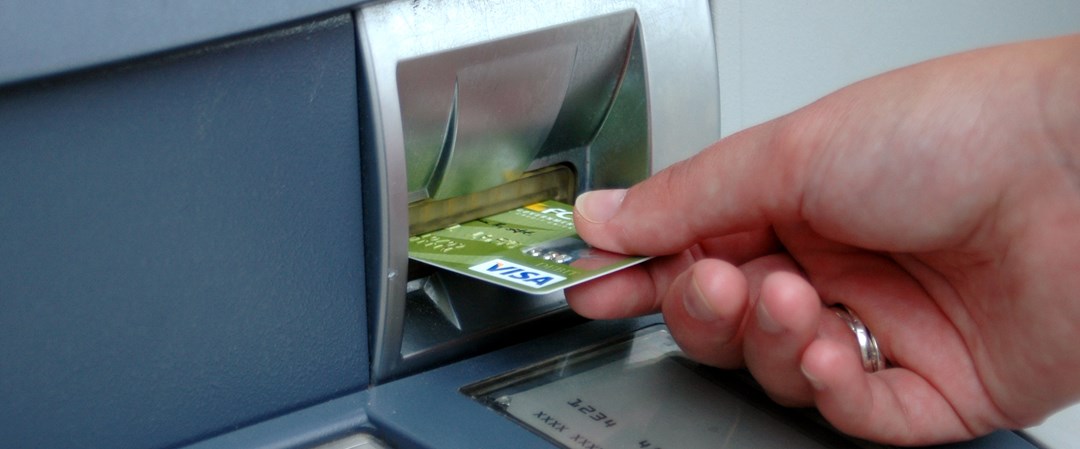 ATM'nin mucidi bu buluşu ile kaç para kazandı? (James Goodfellow kimdir ...