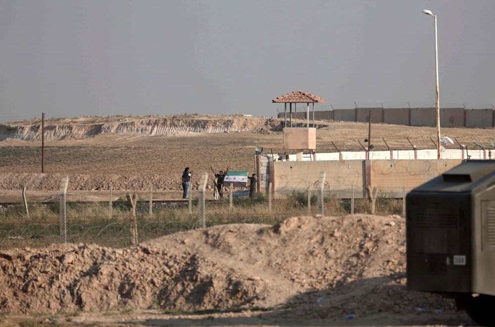 Tel Abyad'da bayrak savaşı! - Son Dakika Dünya Haberleri | NTV Haber