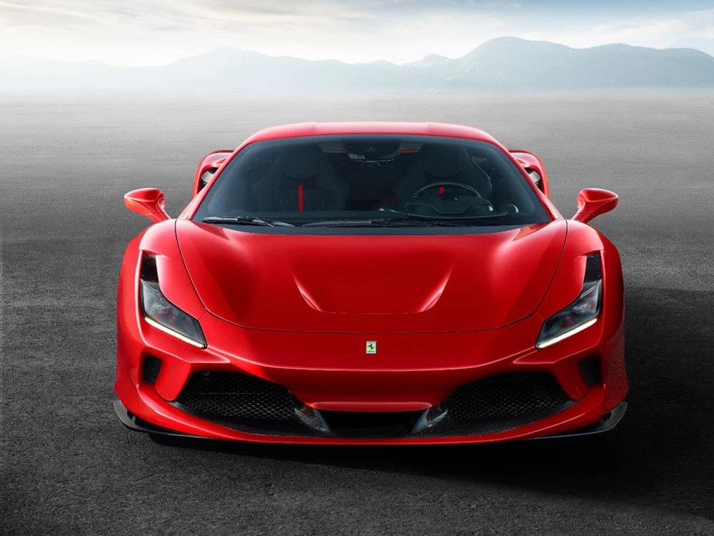 Ferrari’den 720 HP’lik F8 Tributo sürprizi