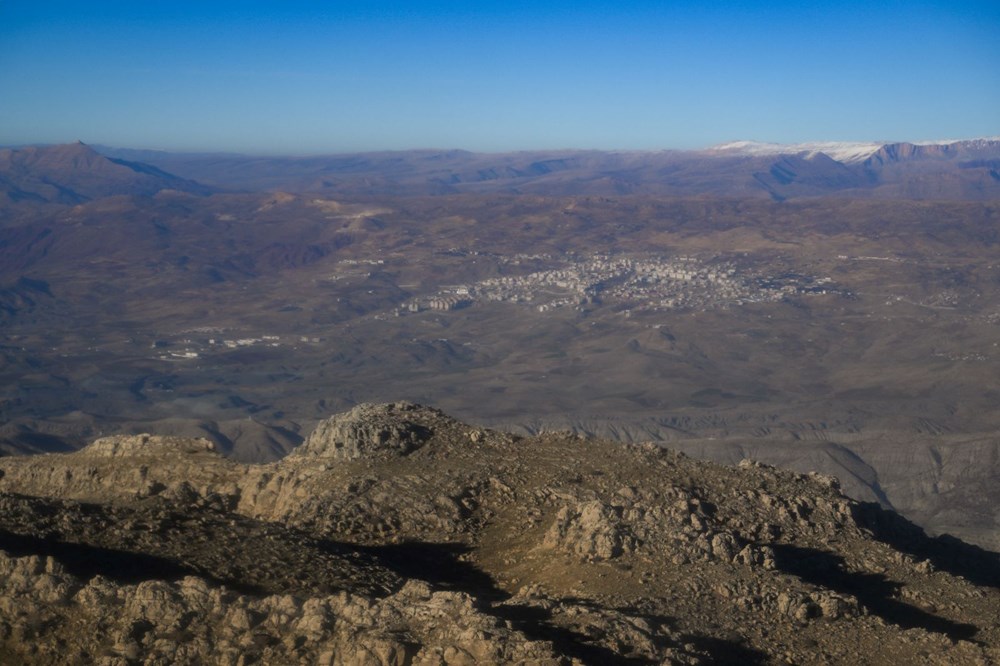 Gabar Dağı'ndaki petrol üretim çalışmaları havadan görüntülendi - Son ...