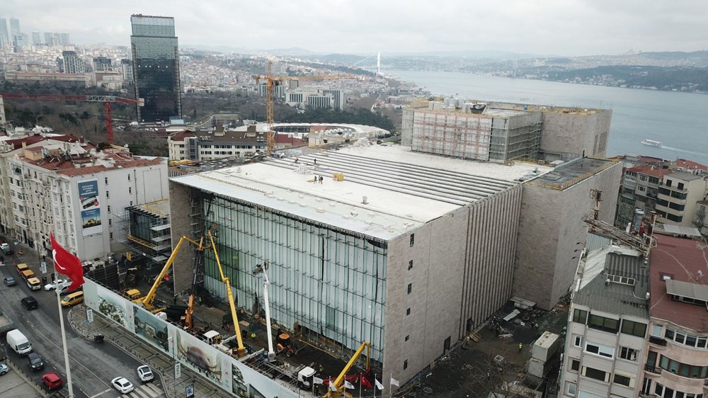 Taksim'deki Atatürk Kültür Merkezi'nde (AKM) son durum havadan görüntülendi