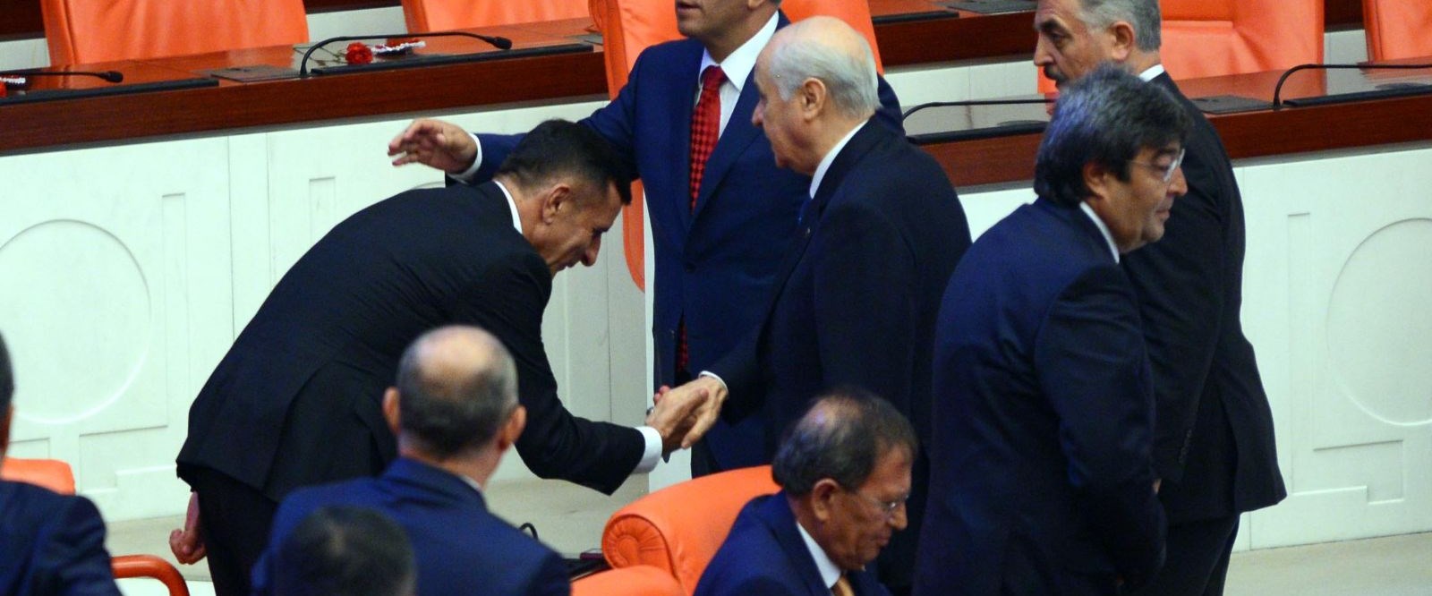 İYİ Parti'den istifa eden Hayati Arkaz, MHP'ye katıldı - Son Dakika ...