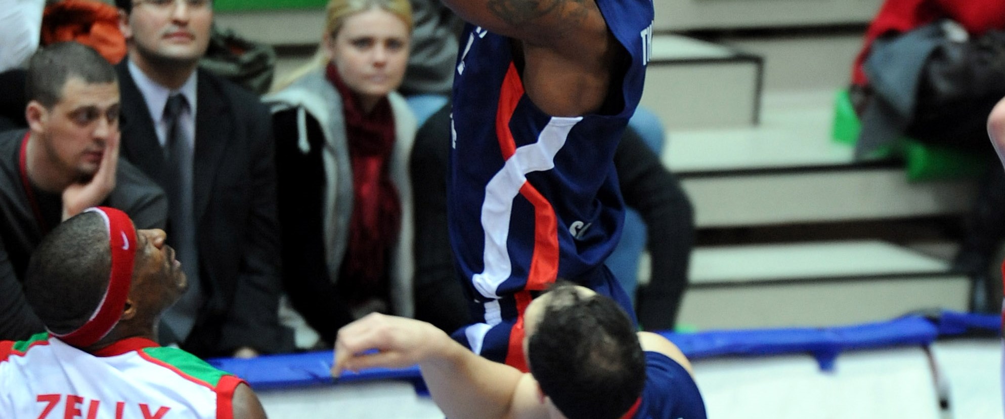 Yeni lider Efes Pilsen - Son Dakika Spor Haberleri | NTV Haber