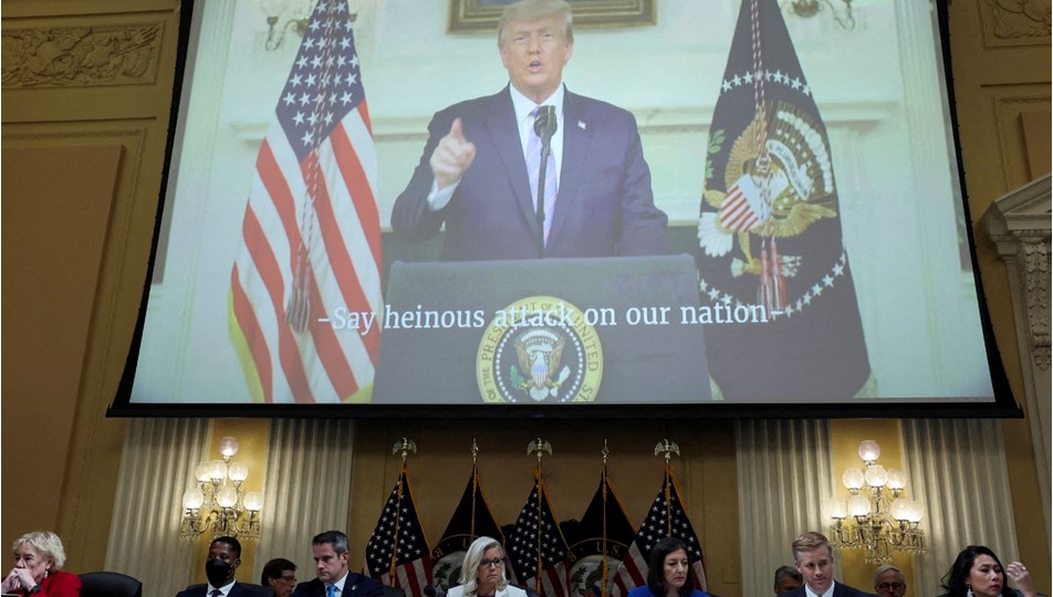 Trump Kongre baskını olurken 2,5 saat boyunca Beyaz Saray'da televizyon ... Trump Kongre baskını olurken 2,5 saat boyunca Beyaz Saray'da televizyon ...