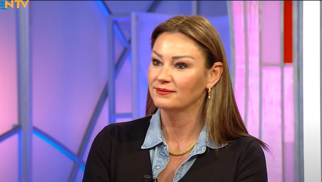 Ceyda Düvenci'nin konuğu Pınar Altuğ: Müzikalimizin yazarı 10 yaşında ...