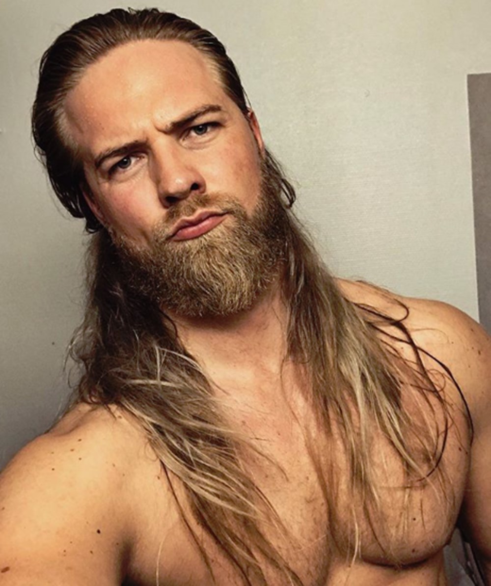 Norveçli fenomen subay Lasse Matberg'den Noel kutlaması - Son Dakika ...