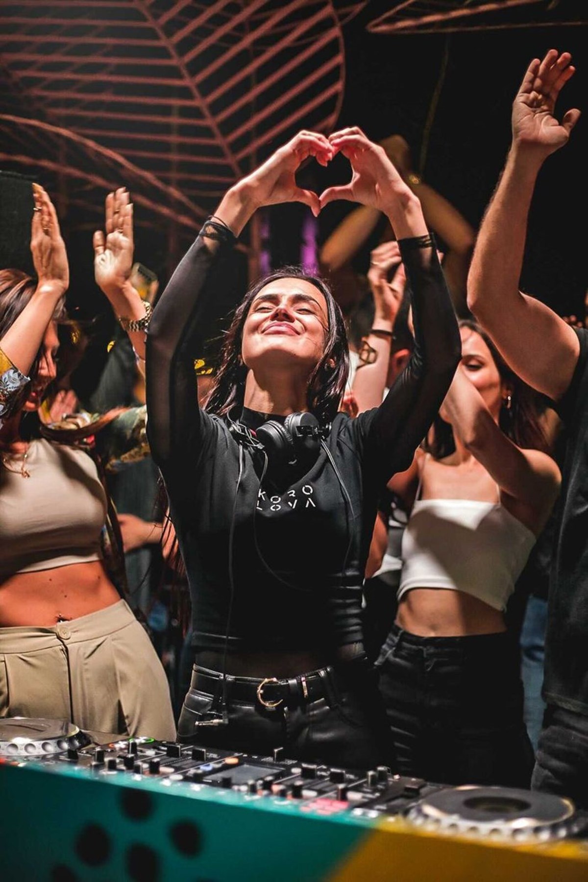 Dj Olga Korolova Konser Için Geldiği Antalyada Klip çekti Private Knightonline Servers