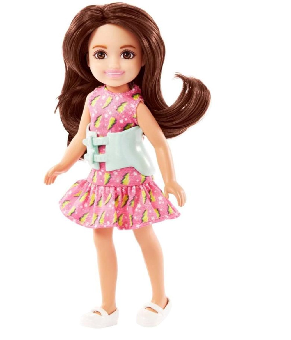 İlk skolyozlu Barbie bebek piyasaya sürüldü | N-Life