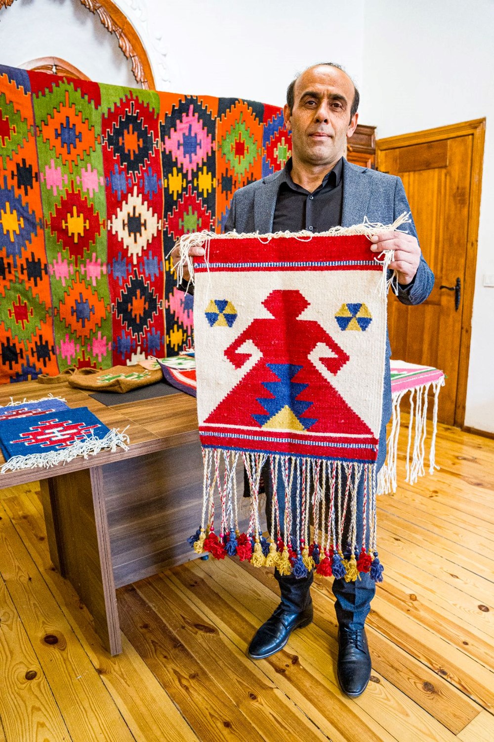 Kökleri Oğuzlara dayanan Kızık kilimi tescillendi: Kadınlara gelir ...